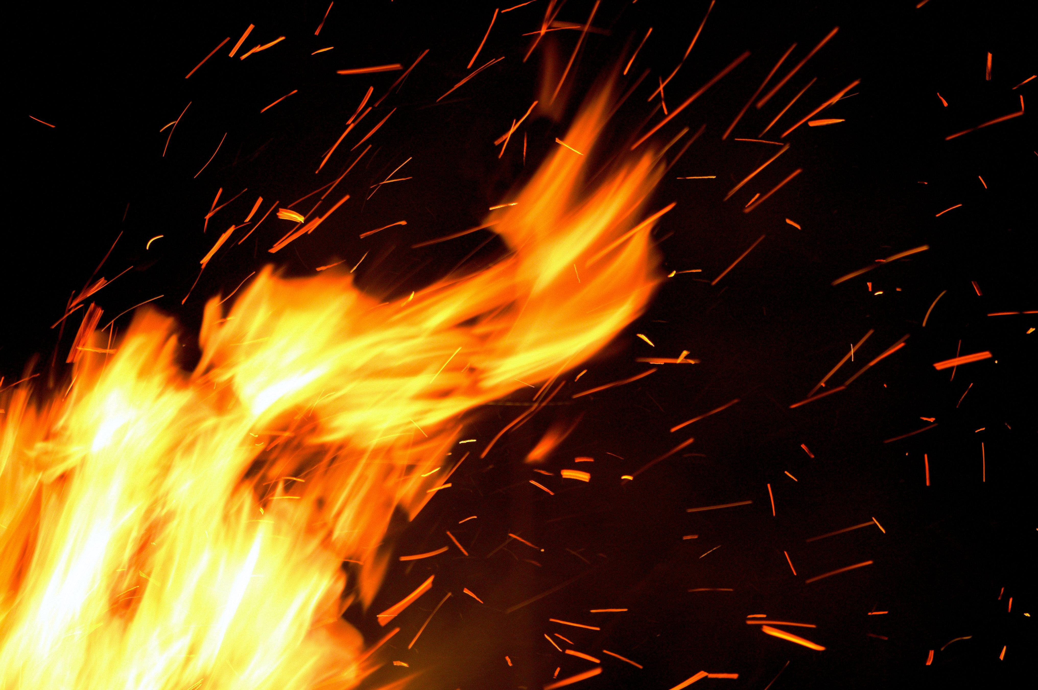 One person dead after house fire in Maine