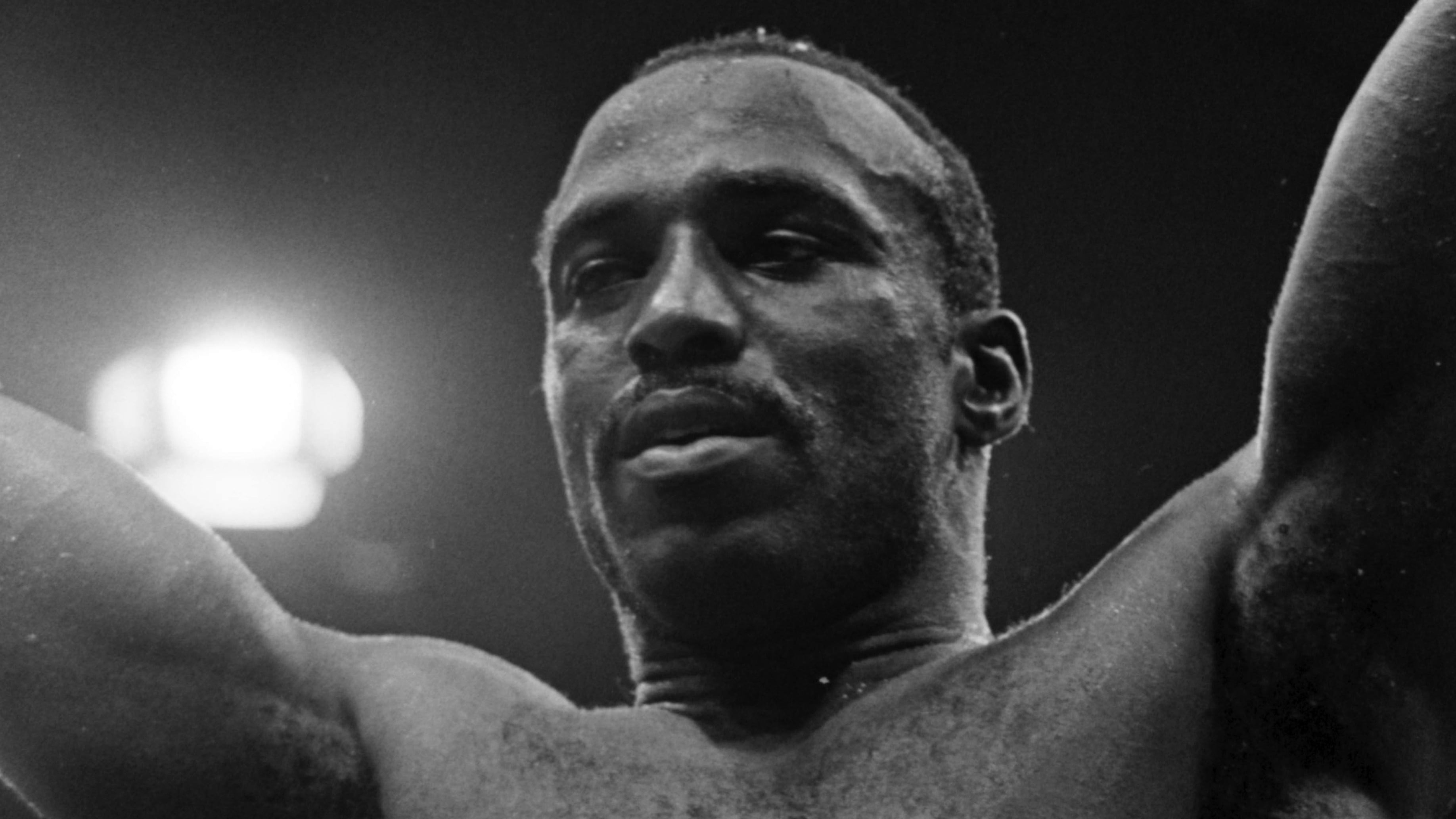 Boxer Who Went From Prison to Hall of Fame Dies at 72