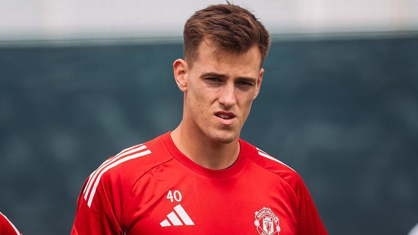 Bristol City sign keeper Vitek on season-long loan