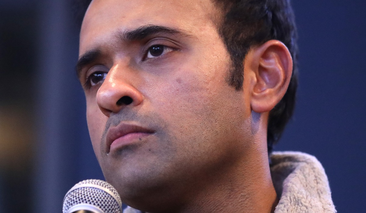 Vivek Ramaswamy argues with Christian nationalist, "Back off, anti ...