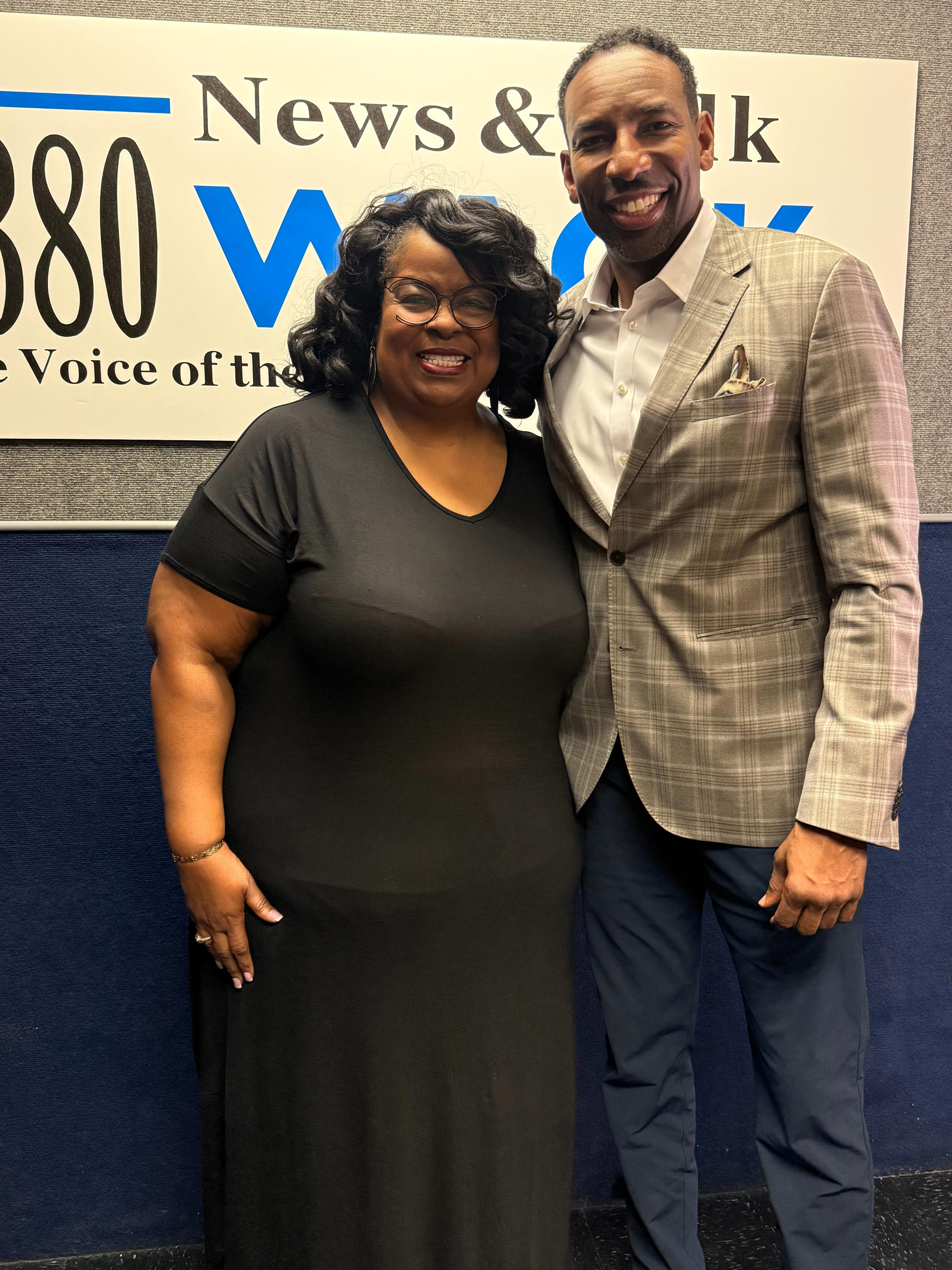 Atlanta Mayor Andre Dickens Joins Juandolyn Stokes to Discuss Community ...