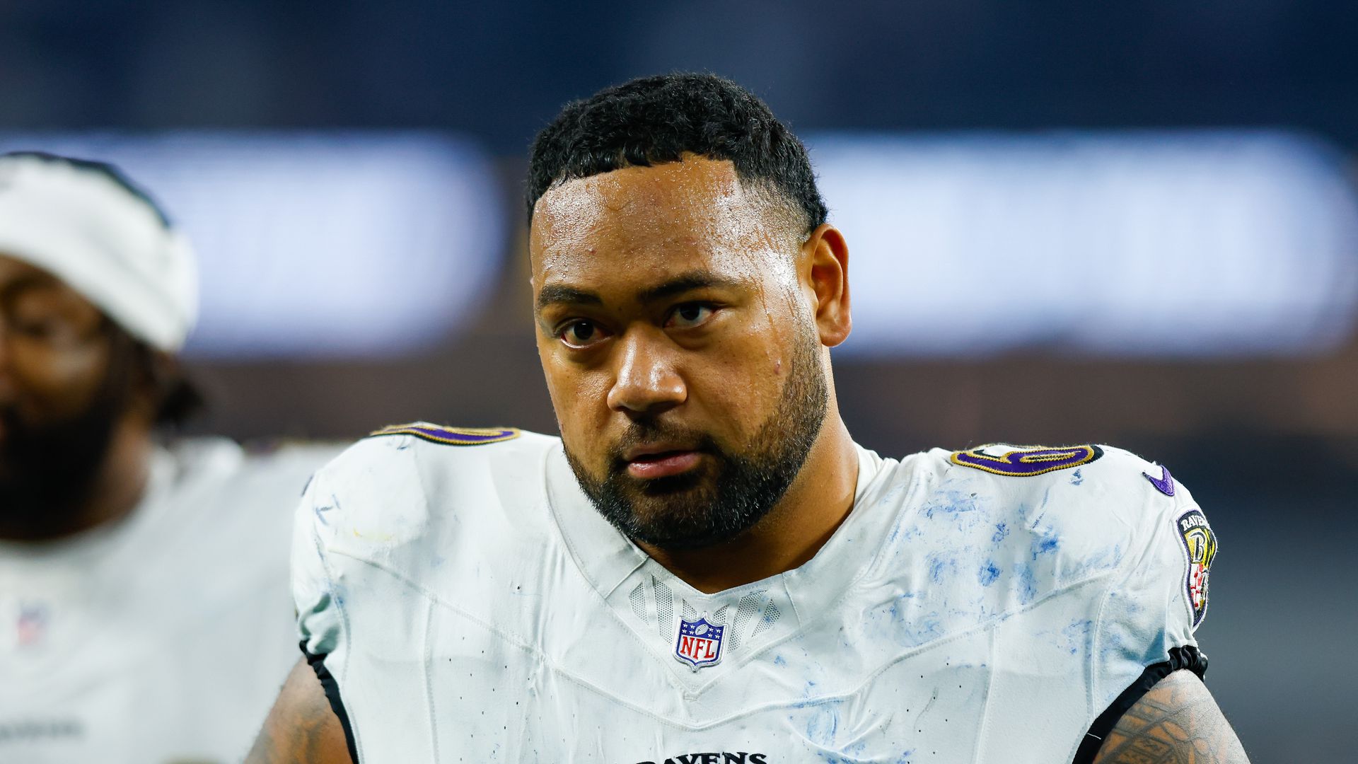 Colts announce roster moves along both trenches