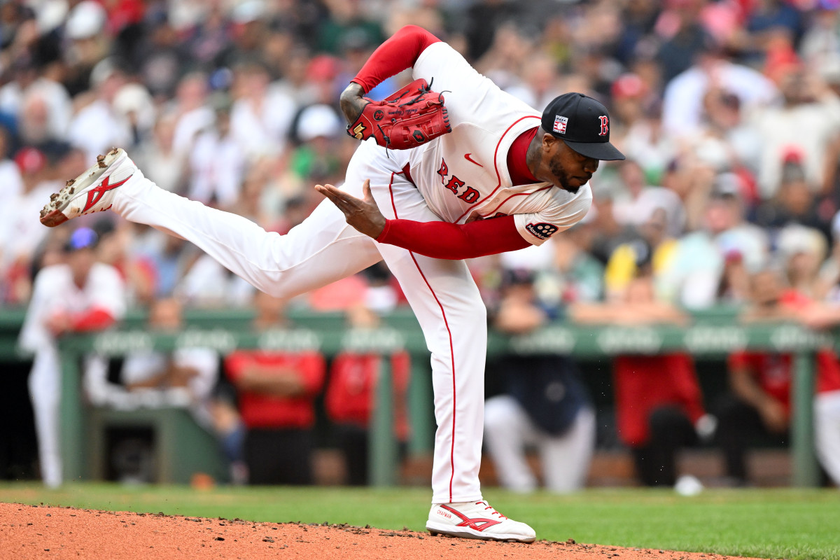 Red Sox Announce Aroldis Chapman News After Leaving Dodgers Game