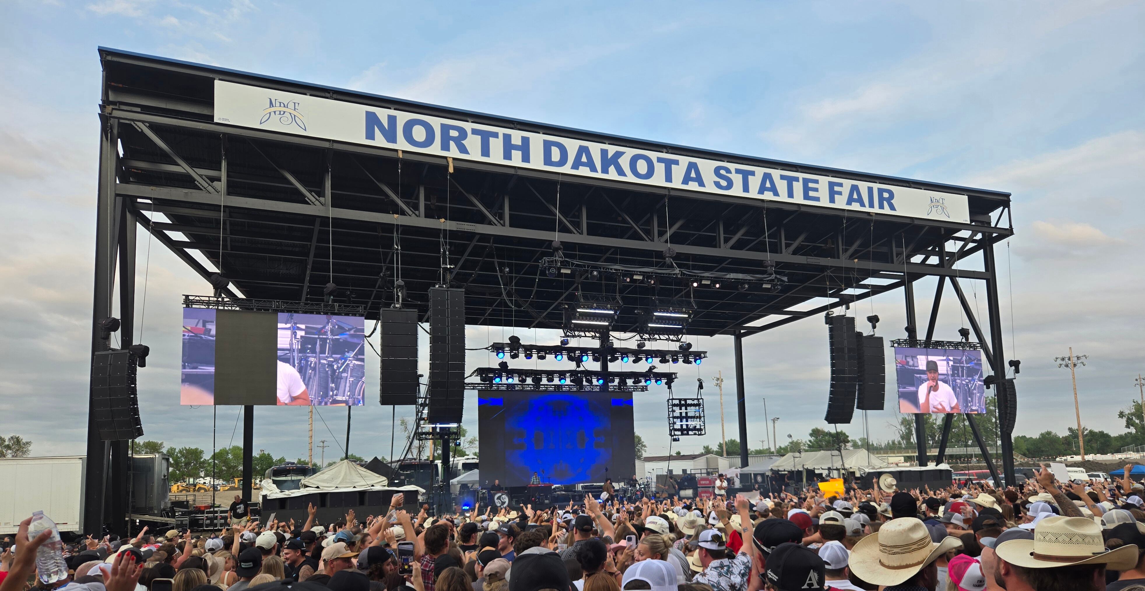 Law enforcement addresses concerns over items thrown at concerts after ...