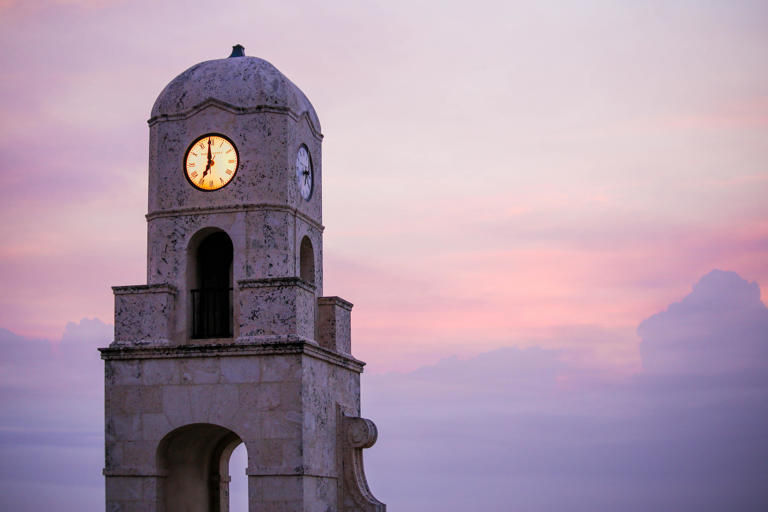 It's time to 'fall back'. Here's when daylight saving time ends 2025
