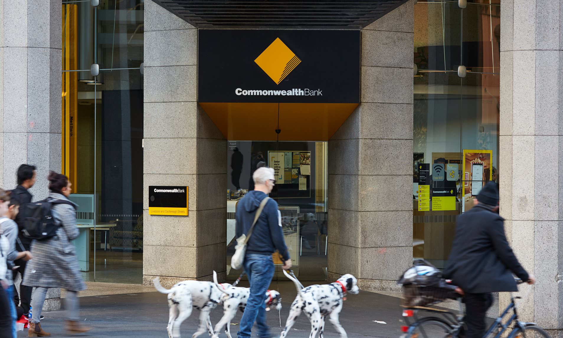 Commonwealth Bank to replace dozens of staff with AI