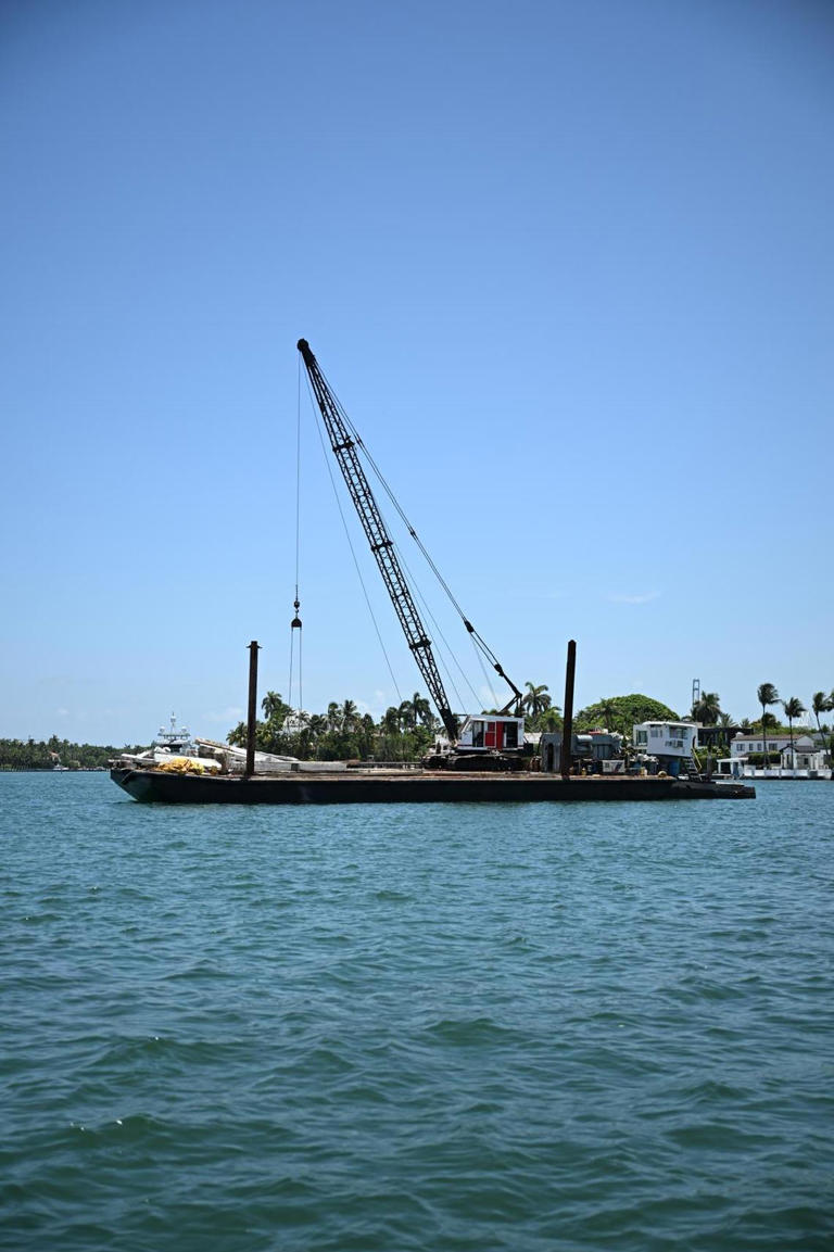 Does sailboat have right of way against barge in crash? Coast Guard ...