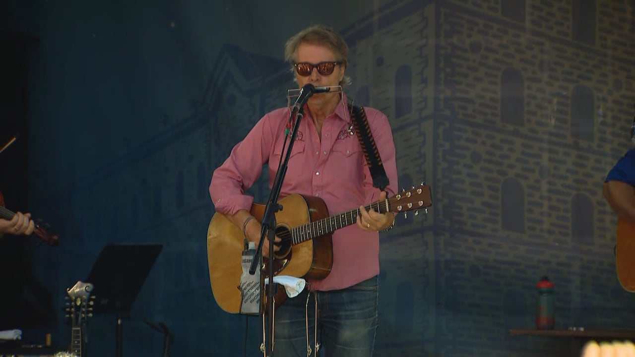 Blue Rodeo celebrates 40 years of music with free show in Toronto