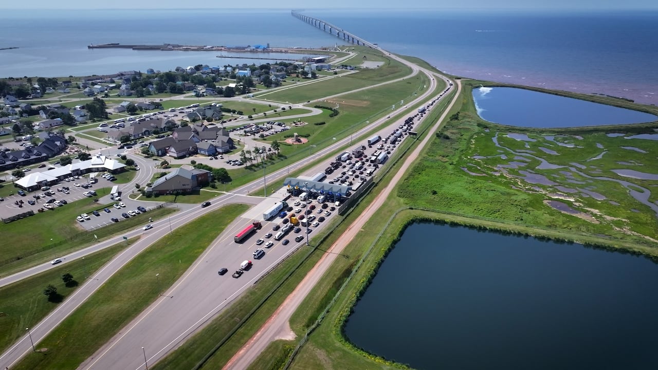 Ottawa makes good on promise to cut Confederation Bridge tolls, ferry ...