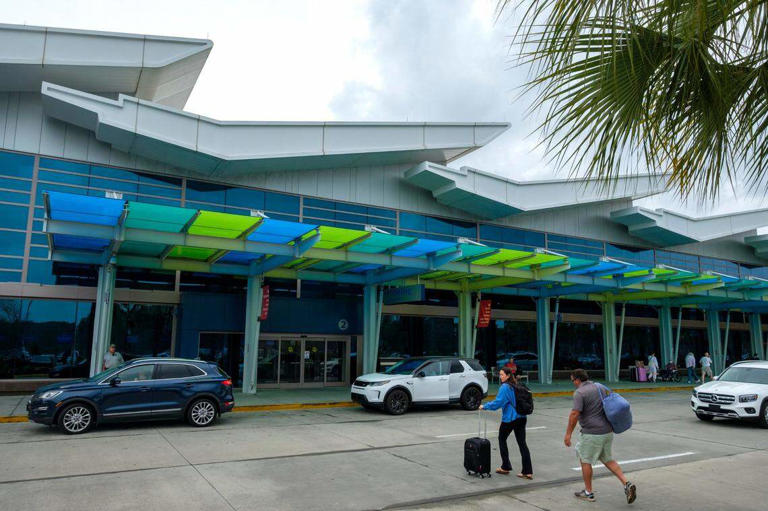 A U.S. military plane makes an emergency landing at the Myrtle Beach ...