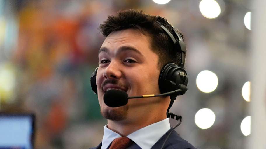 Two Auburn football players named to Maxwell Award watchlist