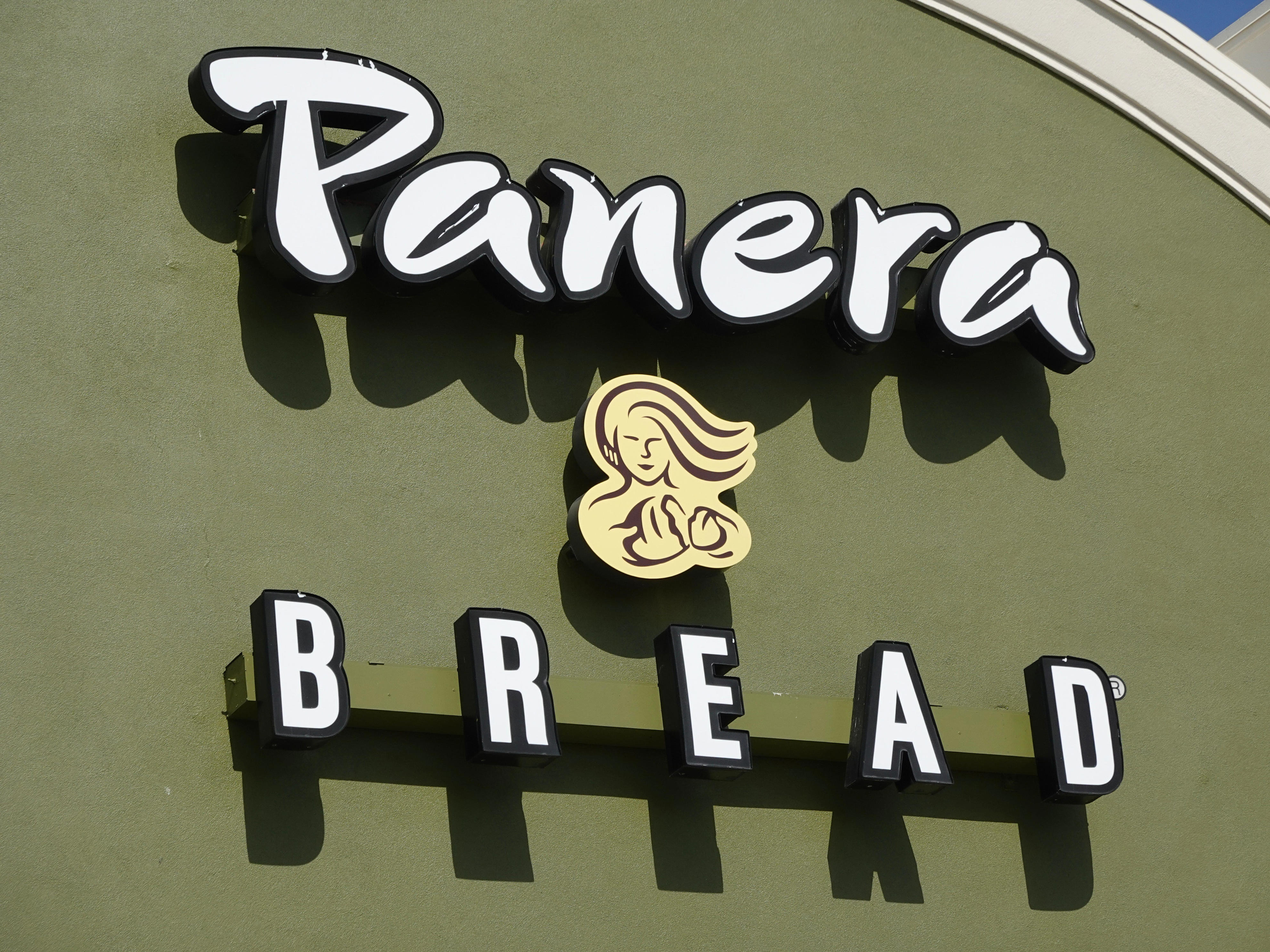Panera Bread set to close Renaissance Center cafe, its only location in ...