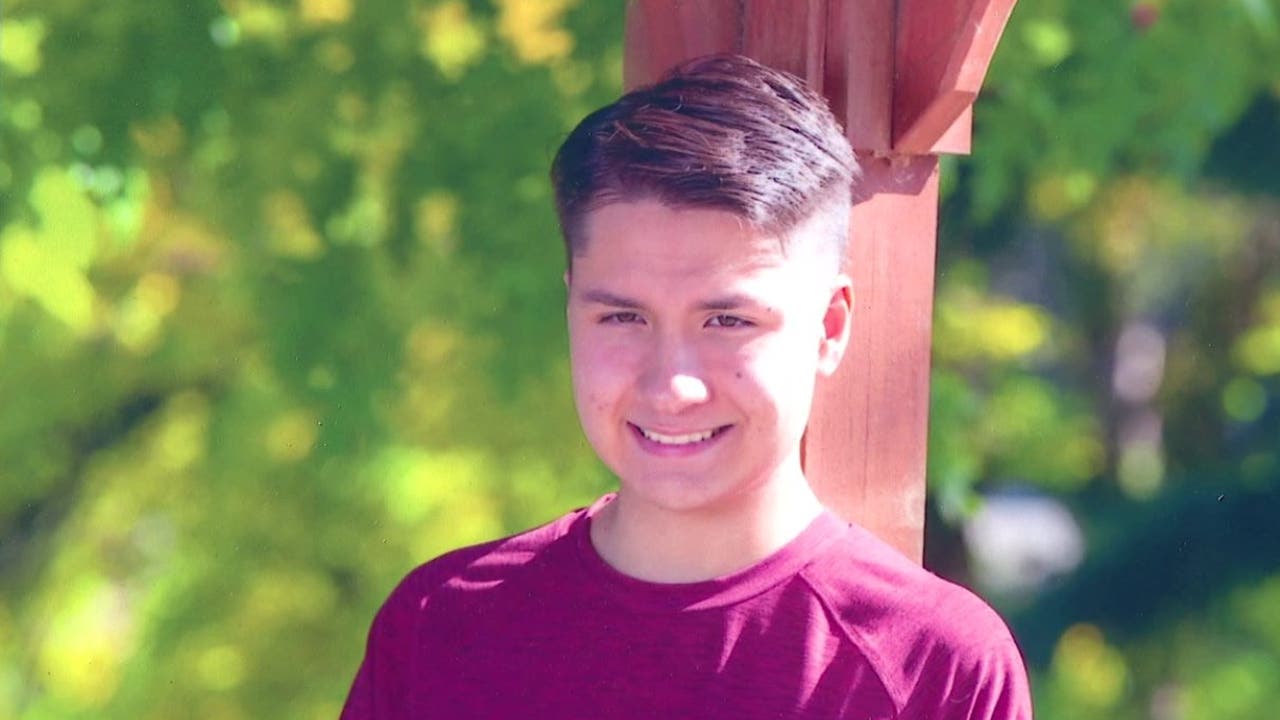 WA Gov. Bob Ferguson shares Jonathan Hoang missing poster