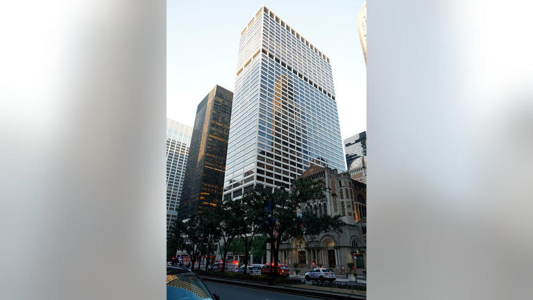 What’s in 345 Park Avenue? Now a Midtown shooting scene