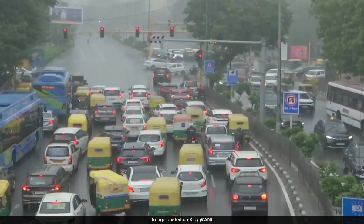 Flight Operations Disrupted Due To Heavy Rain In Delhi, Travel Advisory ...