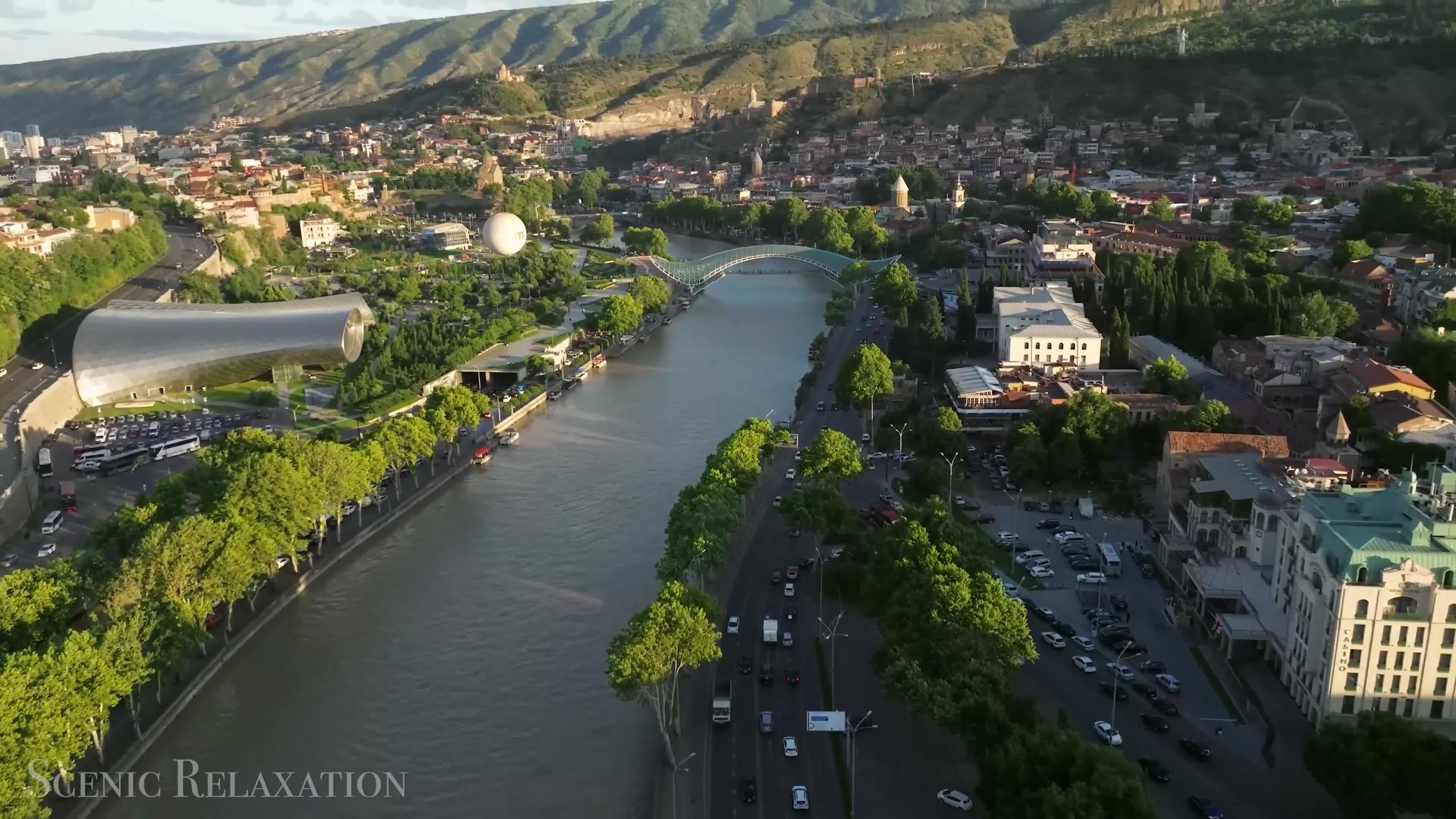 Tbilisi, a capital da Geórgia em 4K