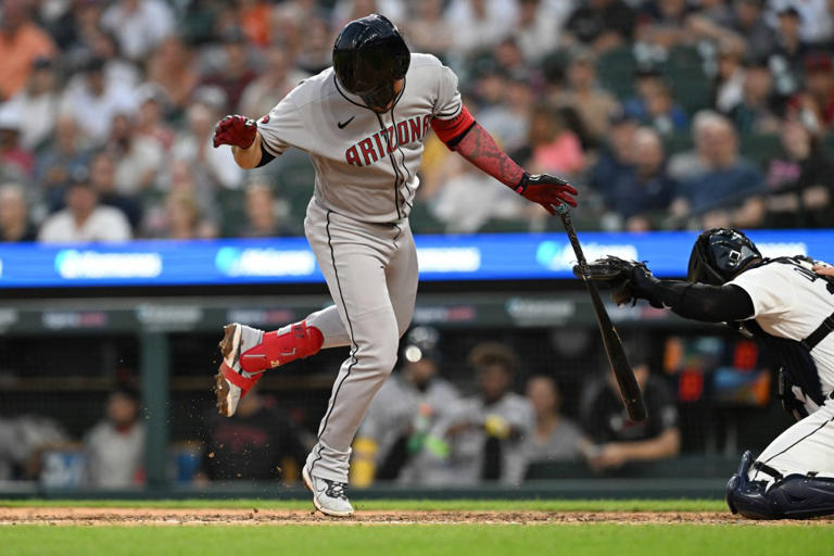 Eugenio Suarez leaves game after getting hit by pitch on hand in ...