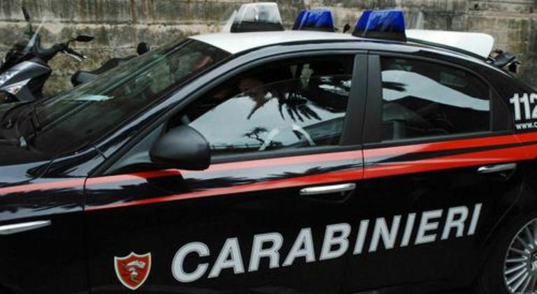 Litiga con la ex e punta un fucile sui carabinieri: arrestato un 39enne