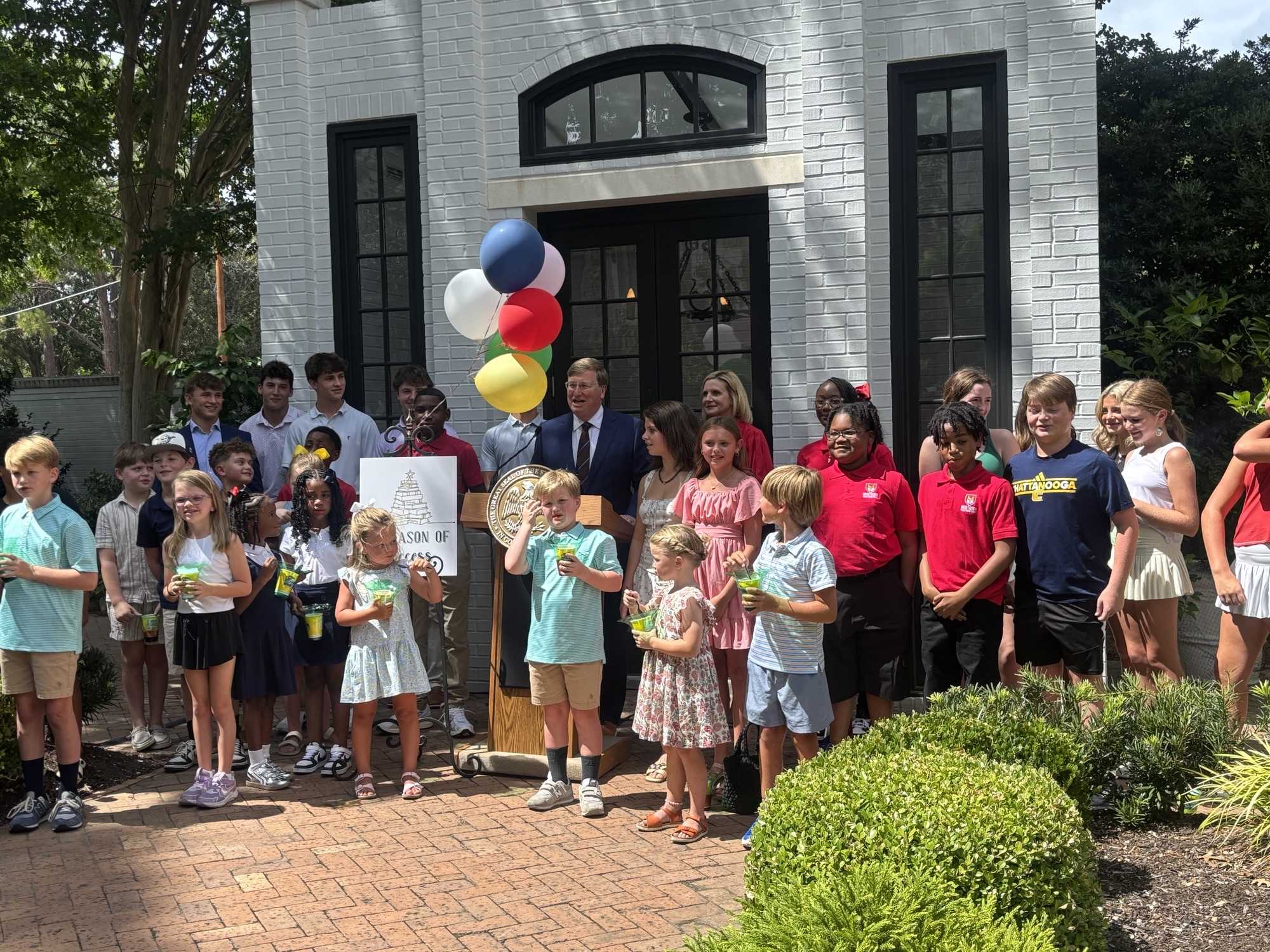 Governor and first lady reveal theme for annual 'Christmas at the Mansion'