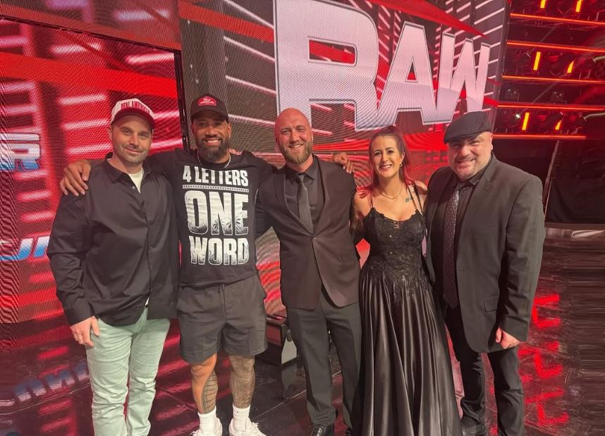 Nick Hogan gets emotional during WWE tribute to dad Hulk Hogan at ...