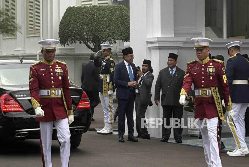 Presiden Prabowo Sambut PM Anwar di Istana Merdeka