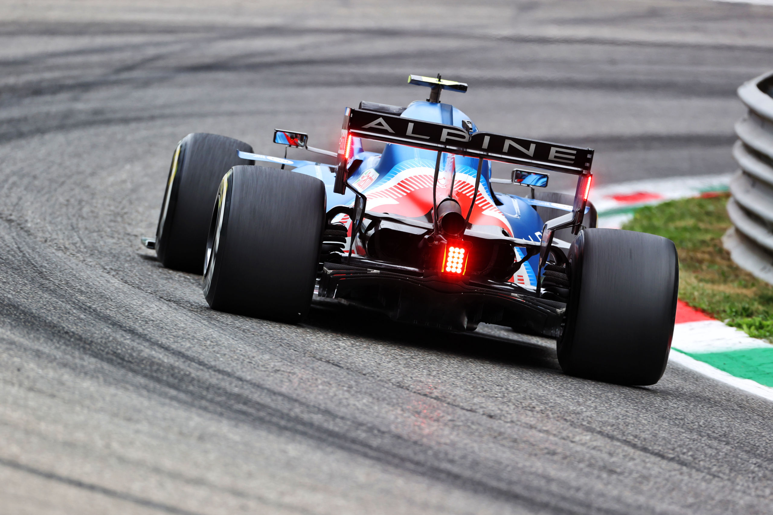 Why do F1 cars create vortices? The aerodynamics behind dirty air and ...