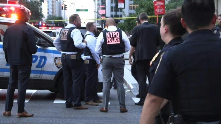 Five dead including gunman in New York office shooting