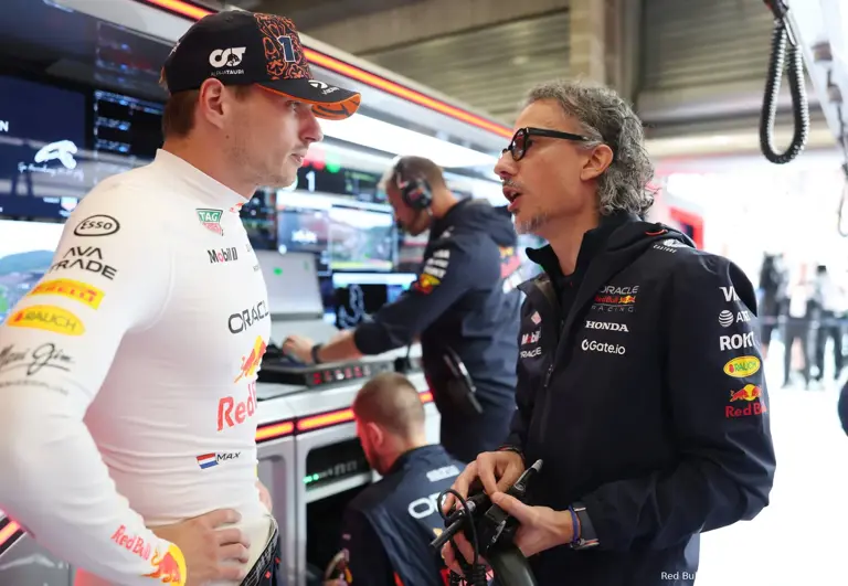 Mekies praat intensief met Verstappen en Lambiase: 'Stelt continu de juiste vragen aan mij en ...