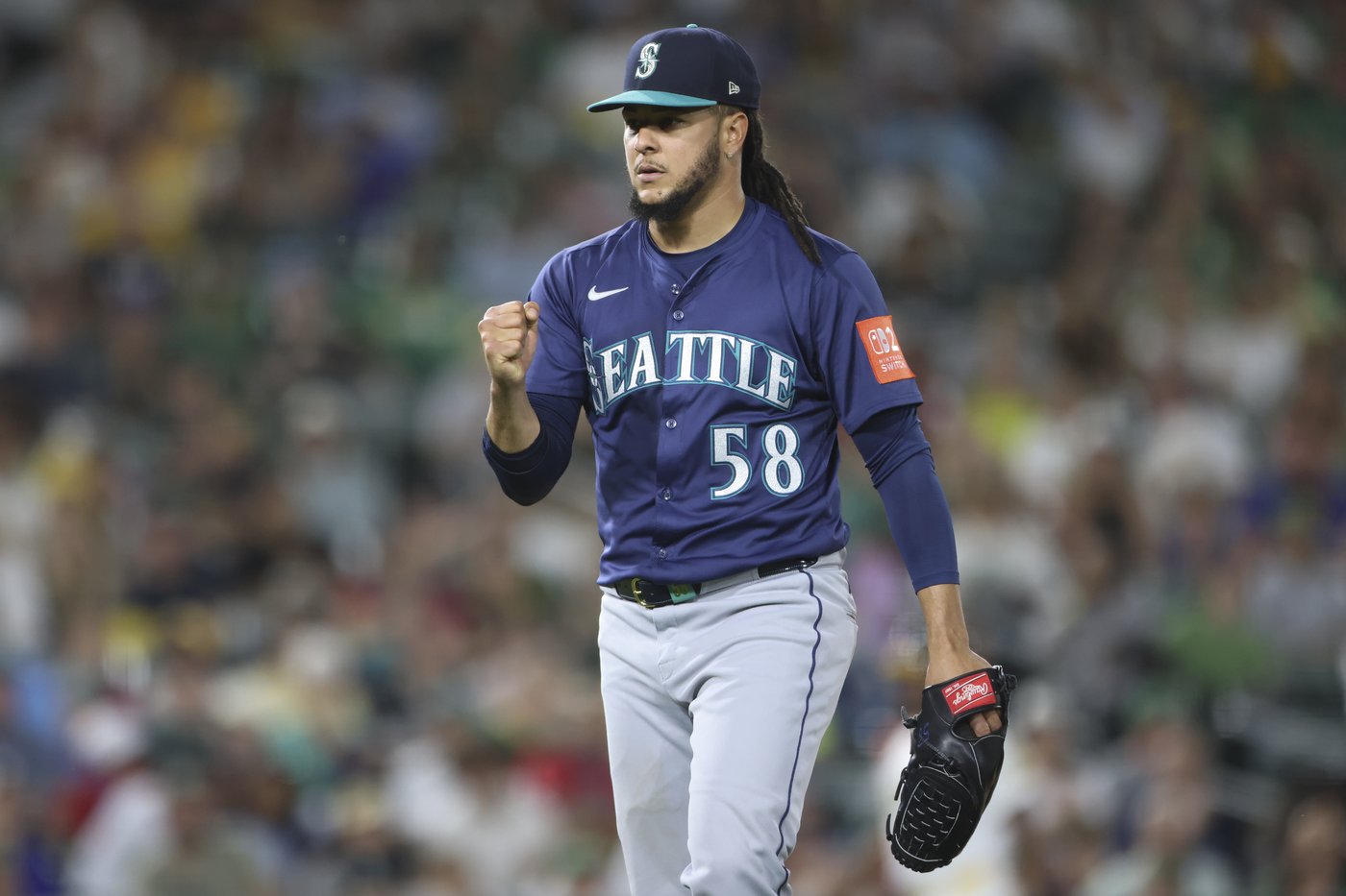 Castillo allows 1 run in 7 innings, Naylor hits 1st HR for Mariners in ...