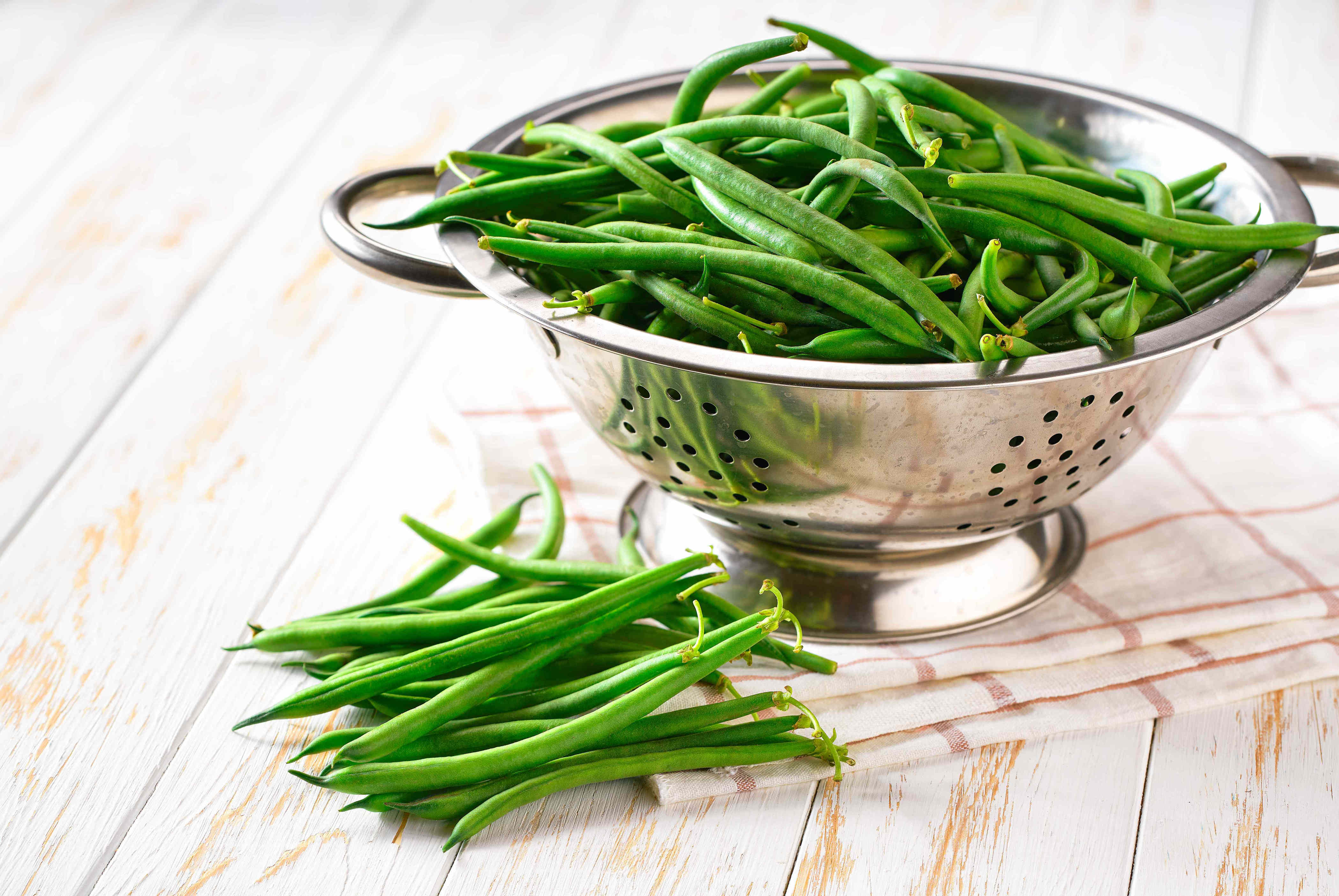 How to wash green beans to remove dirt and pesticides, according to an ...
