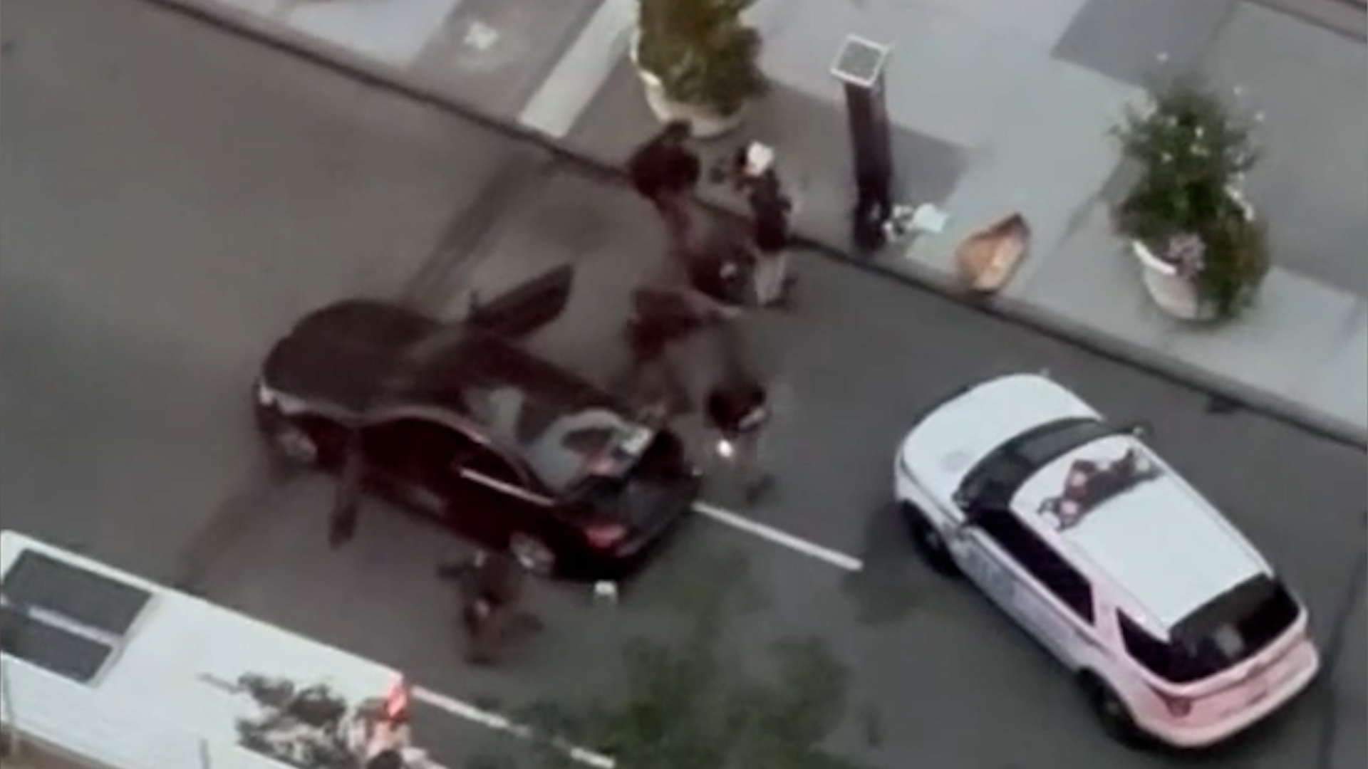 Police search suspect's car after gunman kills four at New York skyscraper