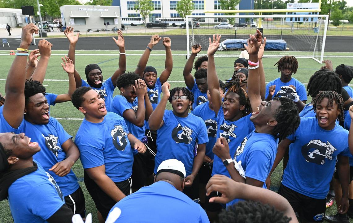 It's almost time for kickoff. We've got 10 burning questions for prep ...