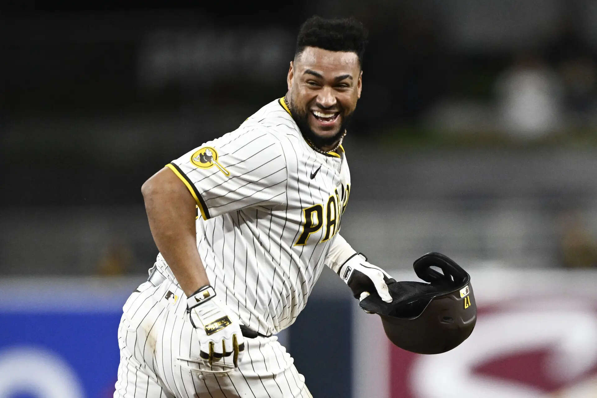 Padres rally to snap Mets’ 7-game win streak