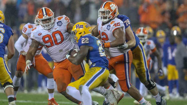 Should NY Giants Pursue DT Christian Wilkins?