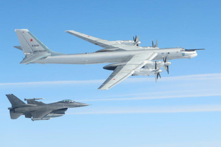 US fighter jets intercept Russian nuclear bombers
