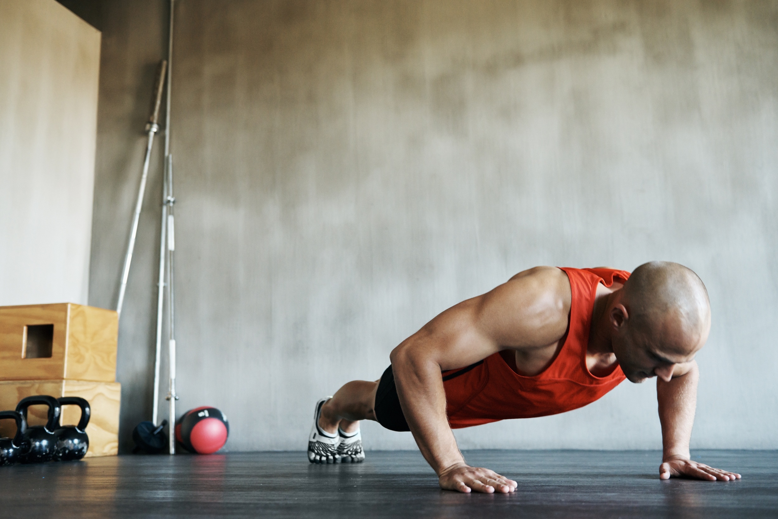 20 exercises you can do to get ripped at home