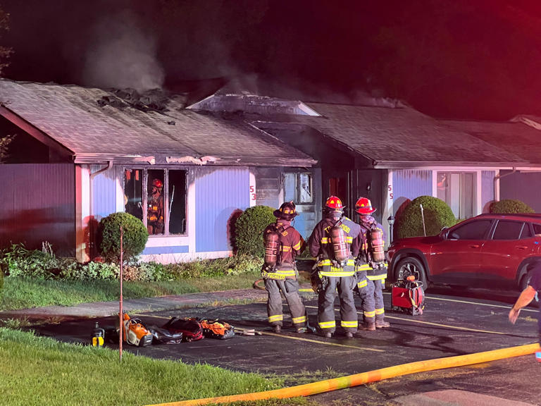 4 people displaced after early morning apartment fire in Trotwood
