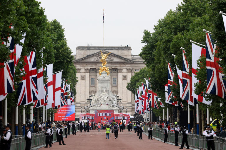 Lionesses bus parade LIVE: England stars celebrate Euros victory as ...