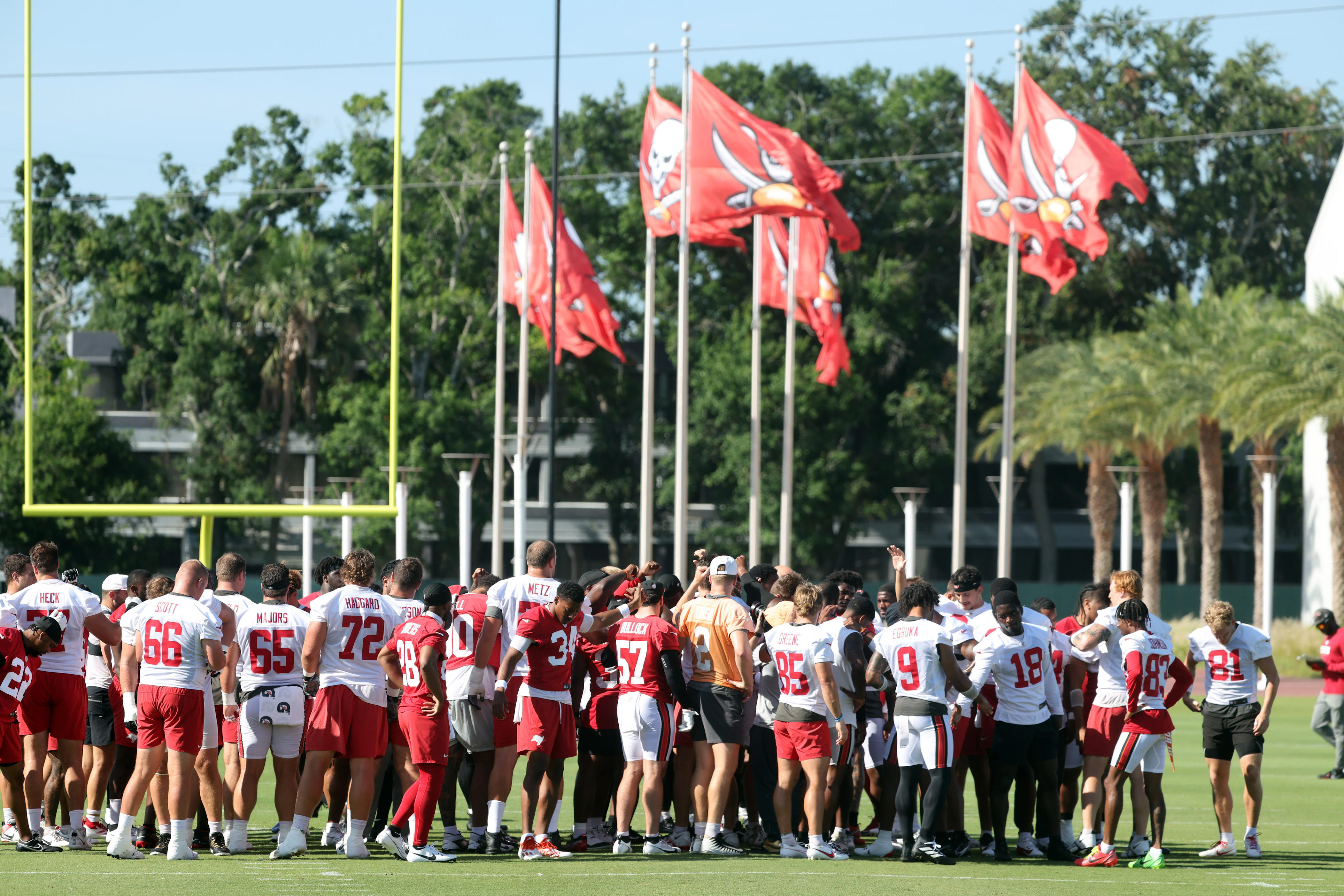 Watch Benjamin Morrison looking fully healthy for the Buccaneers with a ...