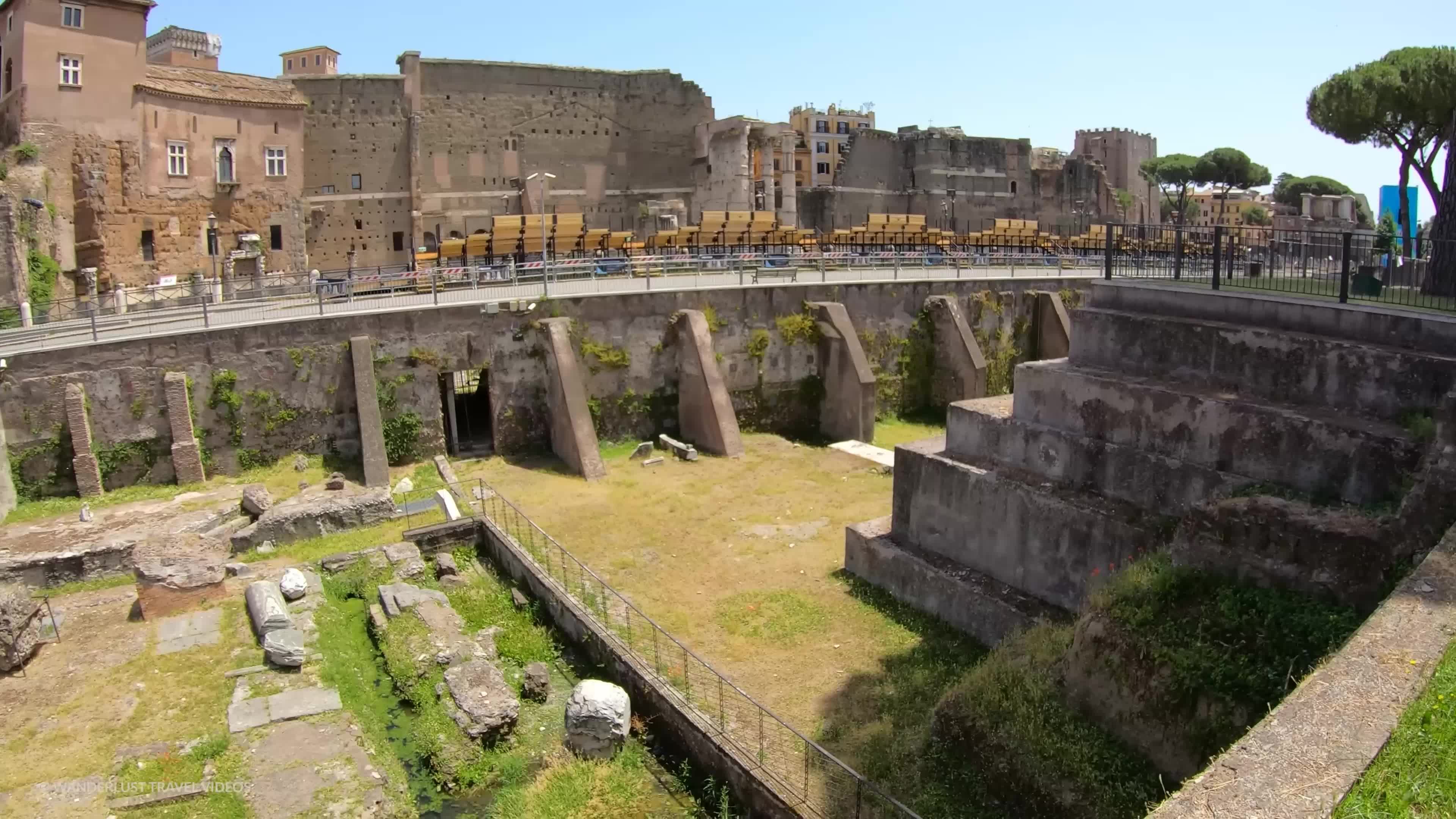 Walking Through Rome – Colosseum and Trajan’s Market (4K)