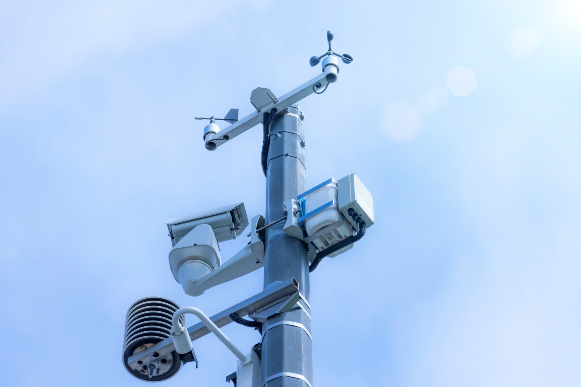 How do meteorologists predict the weather?