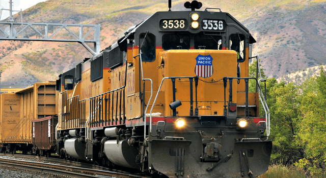 Union Pacific and Wabtec seal $1.2 billion deal to upgrade locomotive fleet