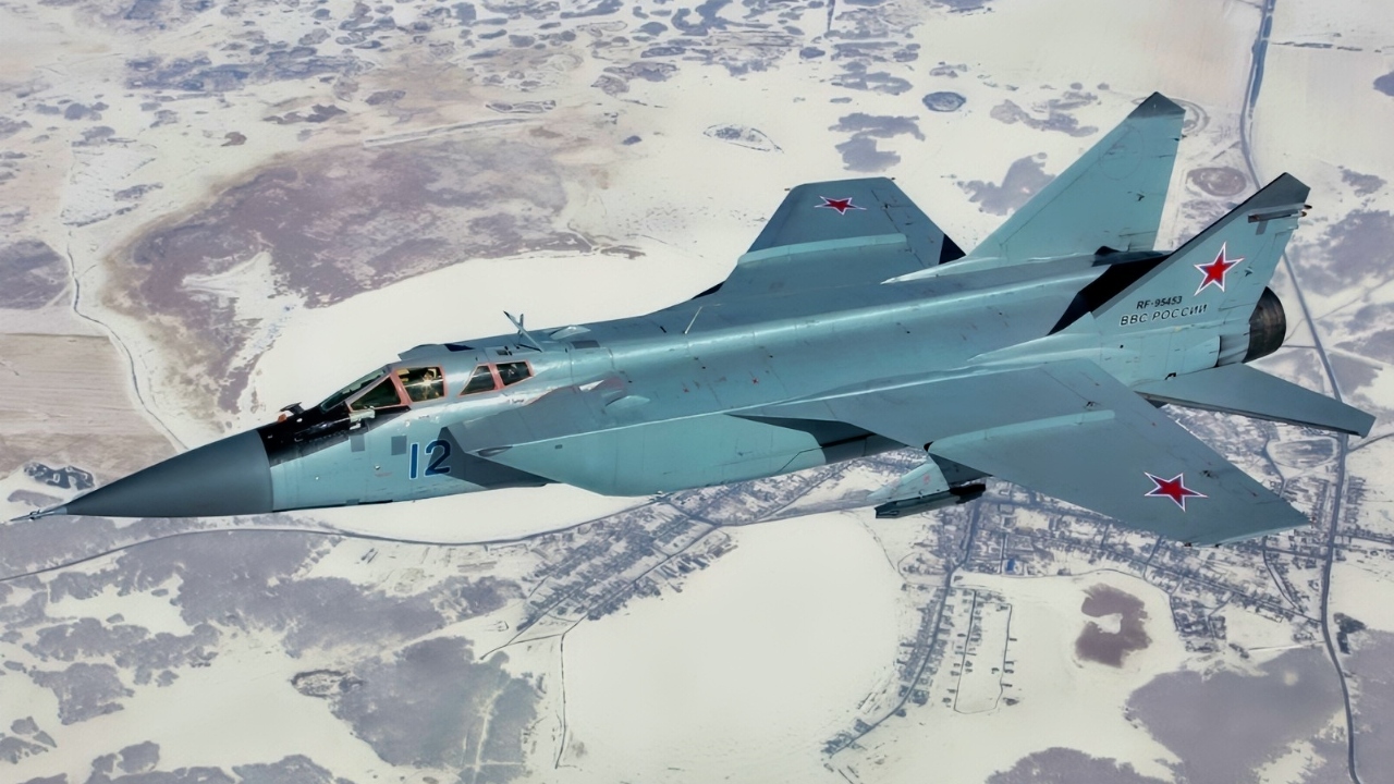 Russia’s Mach 2.83 MiG-31 Foxhound Has a Message for Any Air Force on Earth