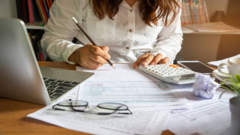 How To Become Investment Banker: A Step-By-Step Guide
