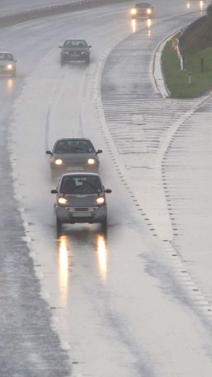 7 Things To Keep In Mind While Driving In Rain!