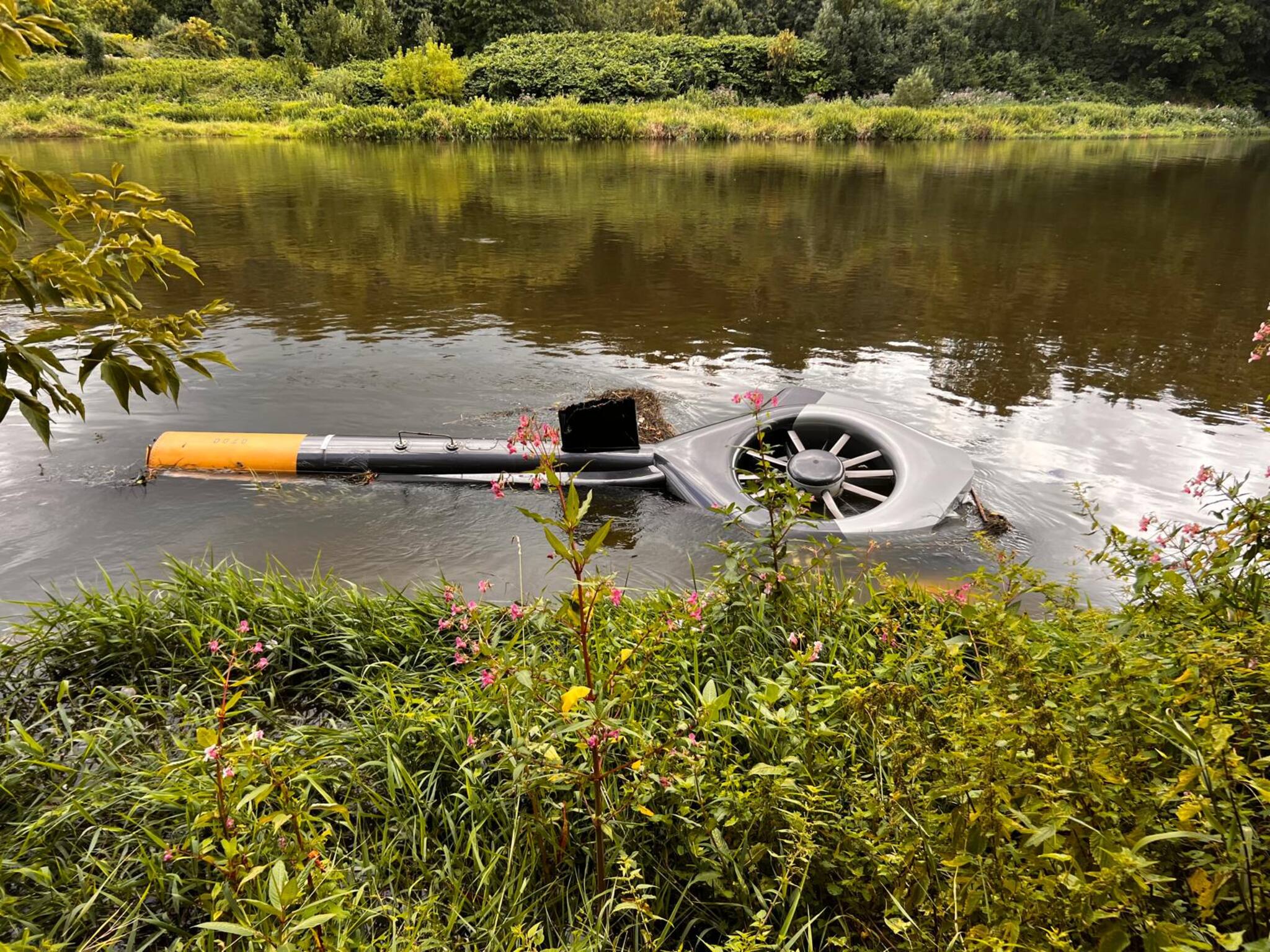 Hubschrauberabsturz in Grimma: Suche nach Personen läuft