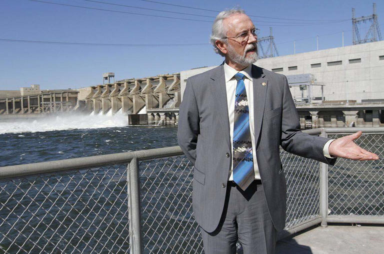 Rep. Newhouse will retire, saying he's ready to 'pass the torch'