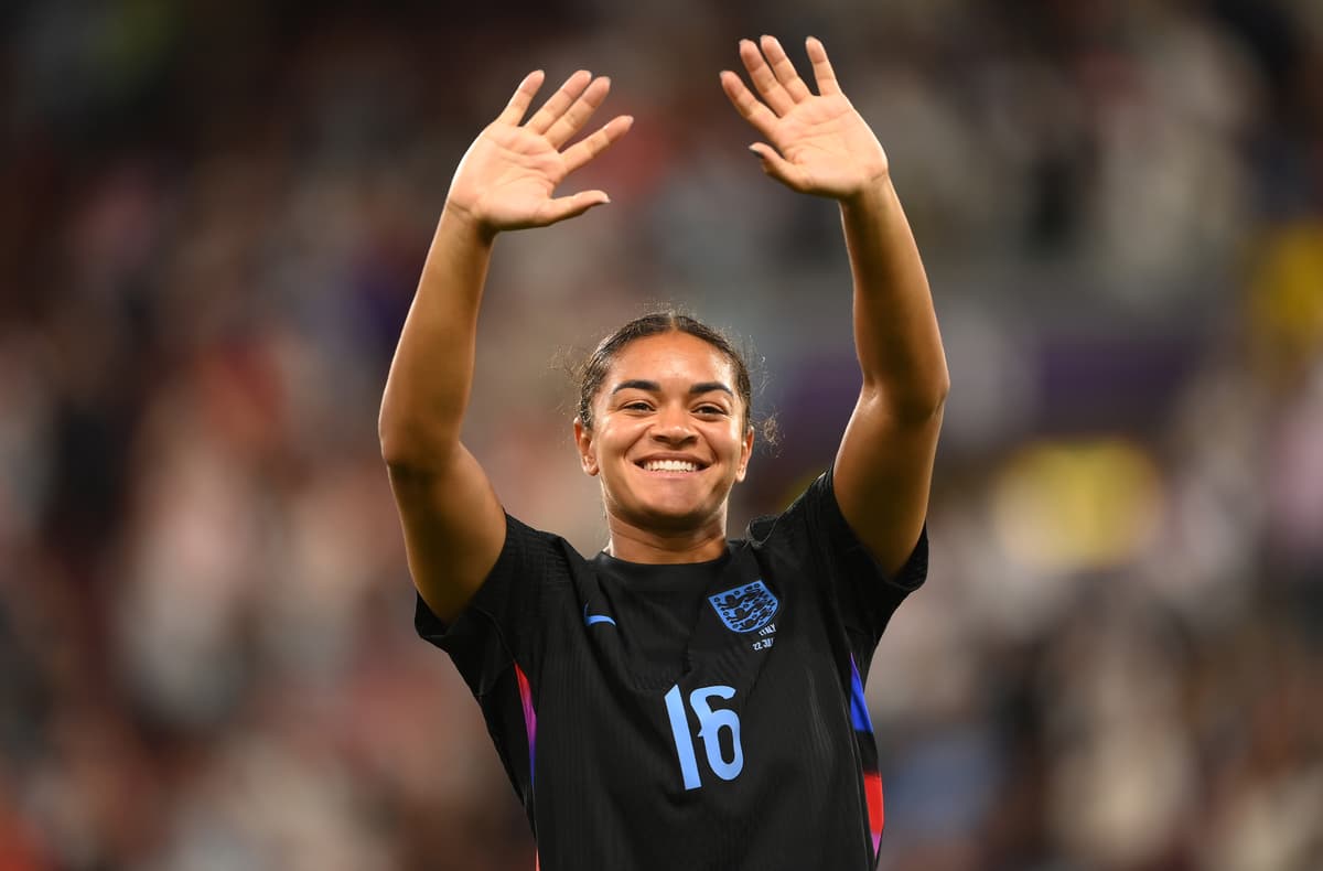 Lionesses bus parade LIVE: England stars celebrate Euros victory as ...