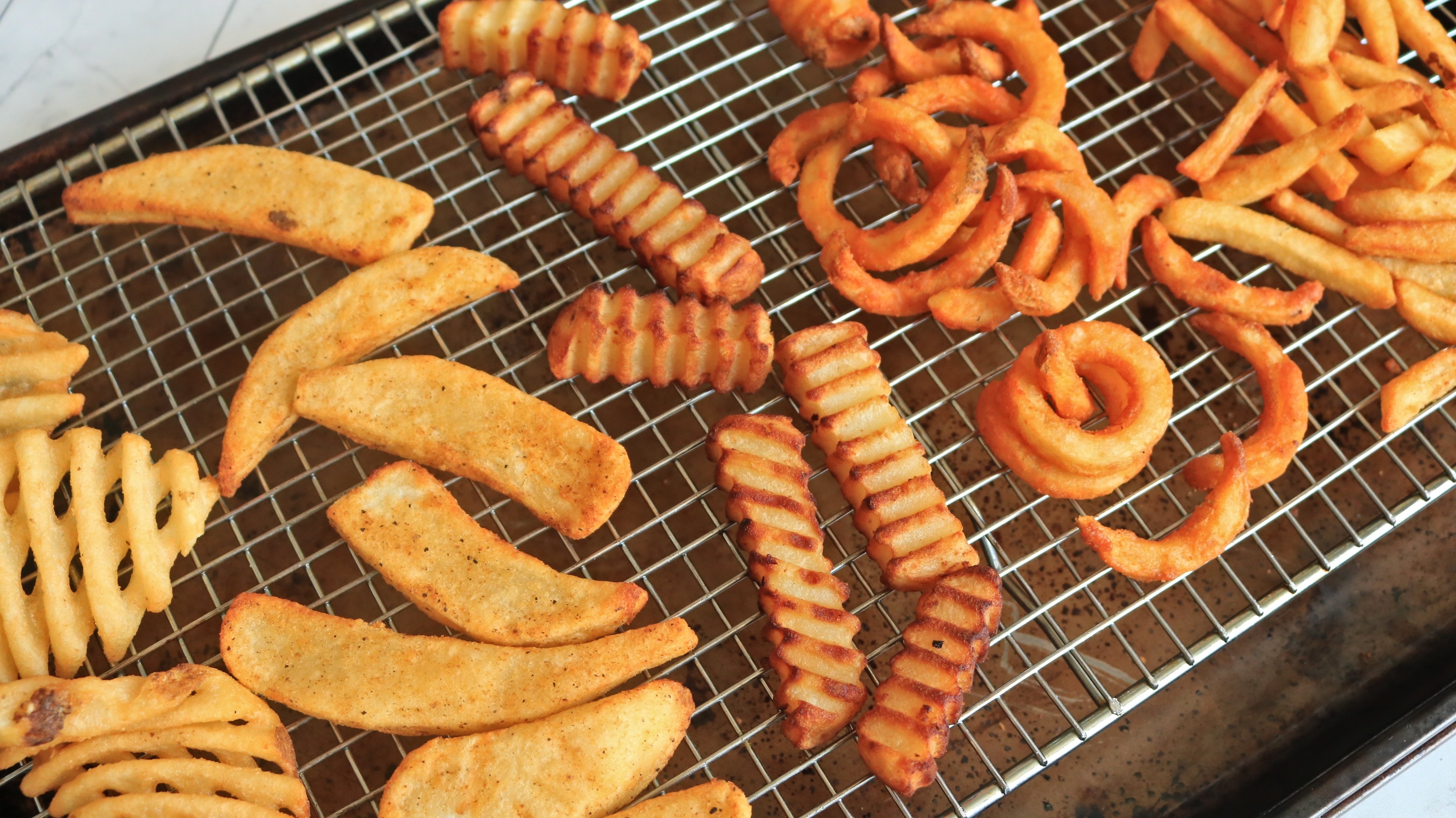 I Cooked Five Different Types of Frozen French Fries in My Air Fryer ...