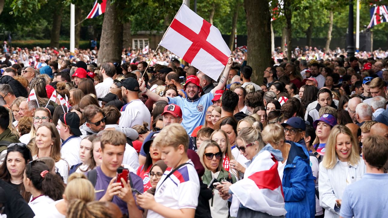 England parade live updates: Lionesses toast Euro 2025 win